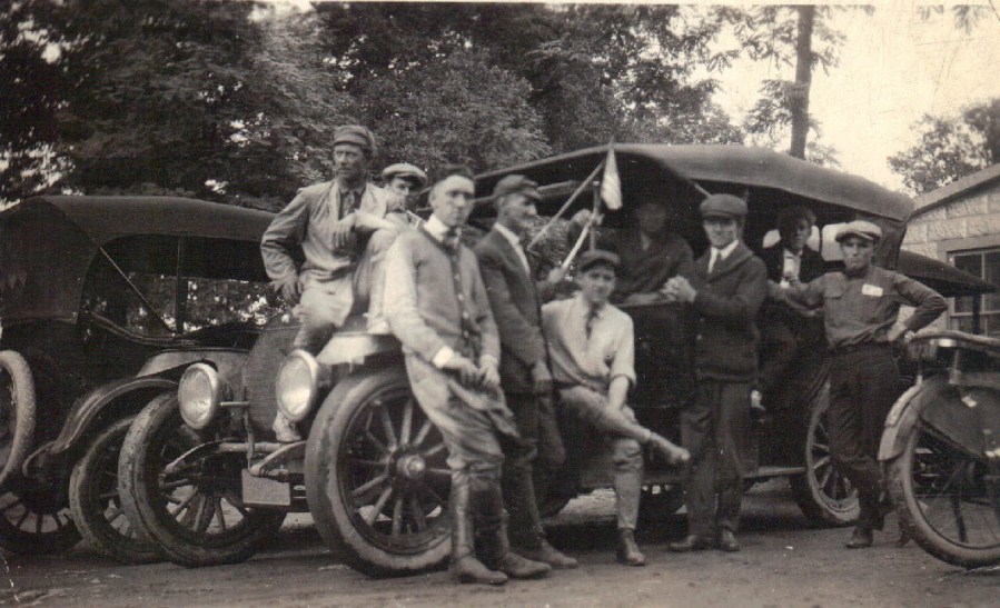 Gang’s All Here.1 | Reed Brothers Dodge History 1915 – 2012