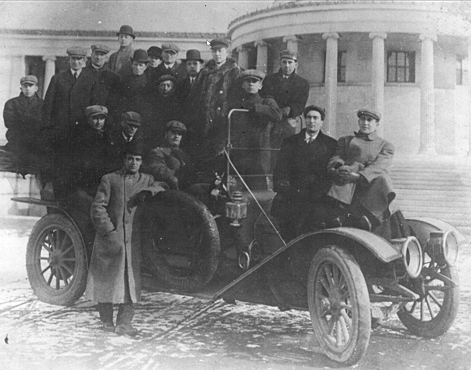 Vintage Car Stuffing? | Reed Brothers Dodge History 1915 – 2012