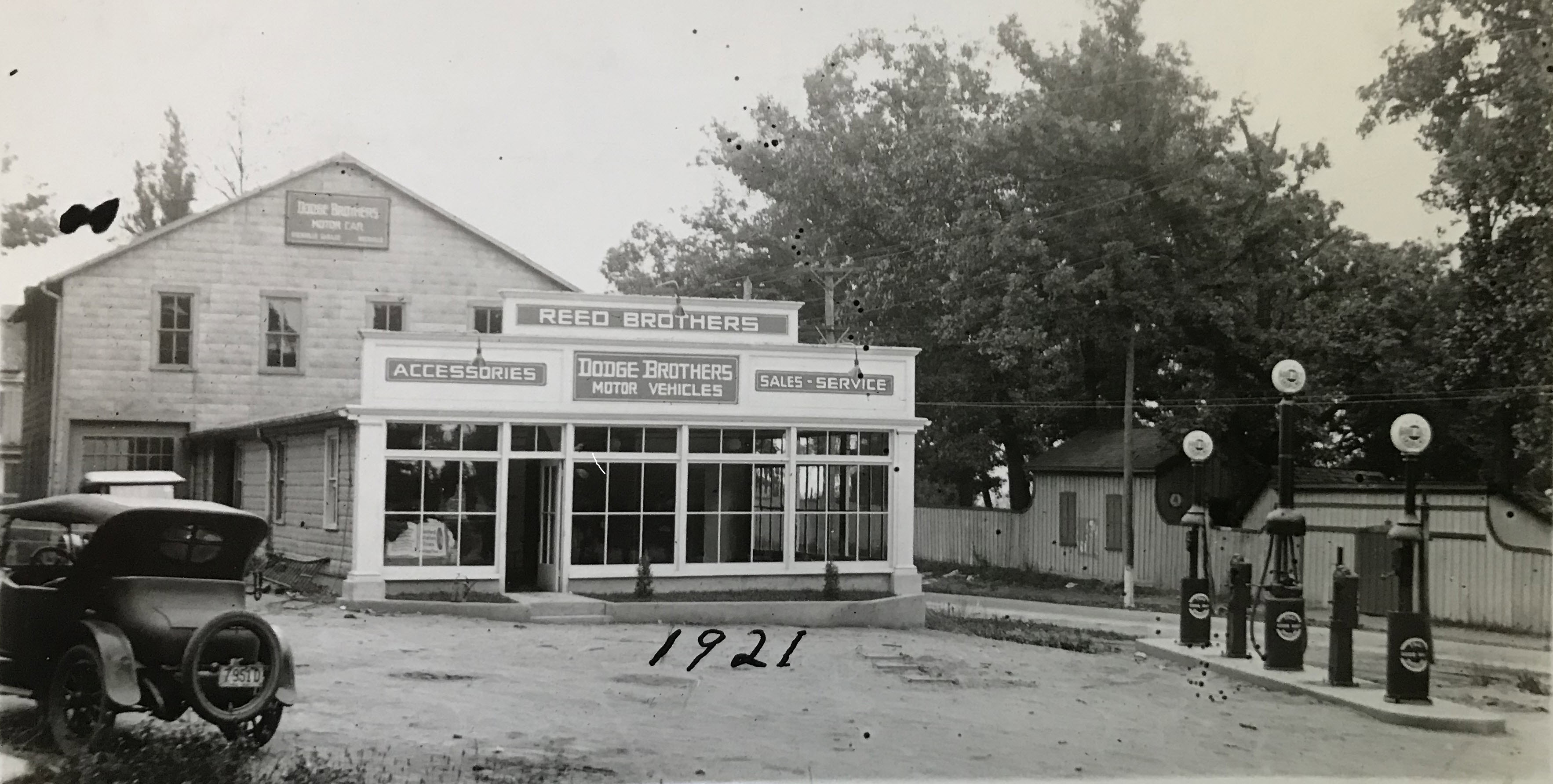Reed Brothers Dodge Gulf Gasoline Station | Reed Brothers Dodge History ...
