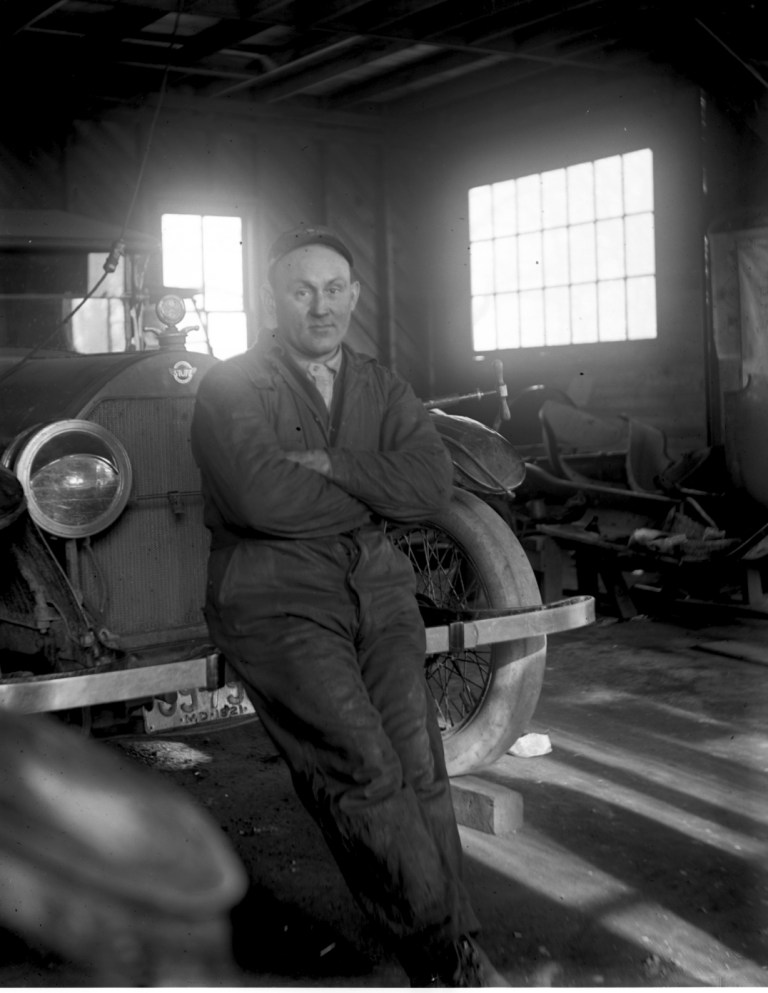 1920s car mechanic | Reed Brothers Dodge History 1915 – 2012