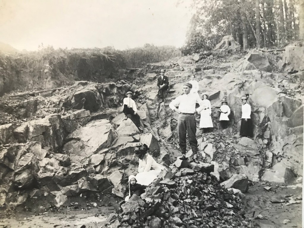 Seneca Quarry early 1900s | Reed Brothers Dodge History 1915 – 2012